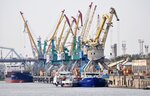 Морской пункт пропуска Астрахань (Astrakhan, Leninskiy District, Selenie Quarter), sınır kapısı  Astrahan'dan