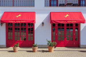 Villa Romanov Wine Club & SPA (Krasnaya Street No:260, stanitsa Golubitskaya), otel  Krasnodarski krayından