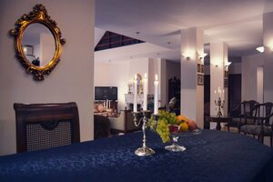 Villa a la Russe (Tsentralnaya Street No:12А, derevnya Glukhovo), otel  Moskova ve Moskovskaya oblastından