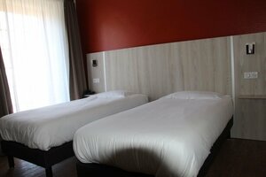 Auberge des Mésanges (Grand Est, Bas-Rhin, Arrondissement de Saverne, Puberg, Rue des Vergers, 20), otel