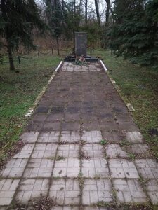 Обелиск односельчанам (Moscow Region, Dmitrovskiy Municipal District, Settlement of Fabriki Pervoye Maya), anıt, heykel  Moskova ve Moskovskaya oblastından