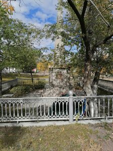 Односельчанам, погибшим в годы Гражданской и Великой Отечественной войн (Trans-Baikal Territory, Priargunskiy munitsipalny okrug, posyolok gorodskogo tipa Klichka, Zheleznodorozhnaya ulitsa), anıt, heykel  Zabaykalski krayından