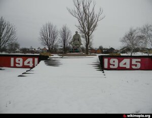 Братская могила (Kharkivska Region, Iziumska miska hromada, selo Kamianka), anıt, heykel  Harkivska oblastından