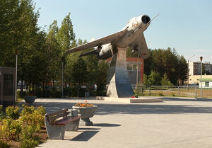 Истребитель МиГ-19 (Murmansk Region, Polyarnye Zori), teknoloji anıtı  Polyarnie Zori'den