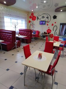 Кафе Ностальгия (Klubny pereulok No:1), kafe  Novaya Lialia'dan