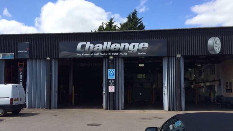 Otomobil ekspertizi Challenge Tyre Exhaust And Mot Centre Ltd, Wiltshire County, foto