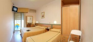 Hotel Colorado (Via Giardini No:79, San Michele al Tagliamento, Lignano Pineta), otel  Friuli‑Venezia Giulia'dan