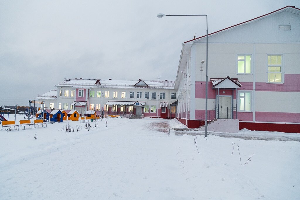 Ortaokul Средняя общеобразовательная школа имени Р.Г. Карманова, Komi, foto