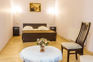 Randevu (ulitsa Sergeya Shilo No:202Е, Taganrog), otel  Taganrog'dan