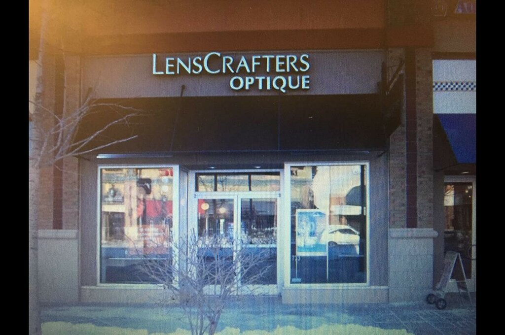 Giyim mağazası LensCrafters Optique, Ohio Eyaleti, foto