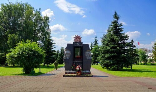 Anıt, heykel Вечная слава героям-солнечногорцам, погибшим в Великой Отечественной войне, Solneçnogorsk, foto