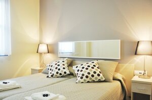Residencia Blas De Otero (Municipios Madrid, Plaza de las Cortes), otel  Bilbao'dan