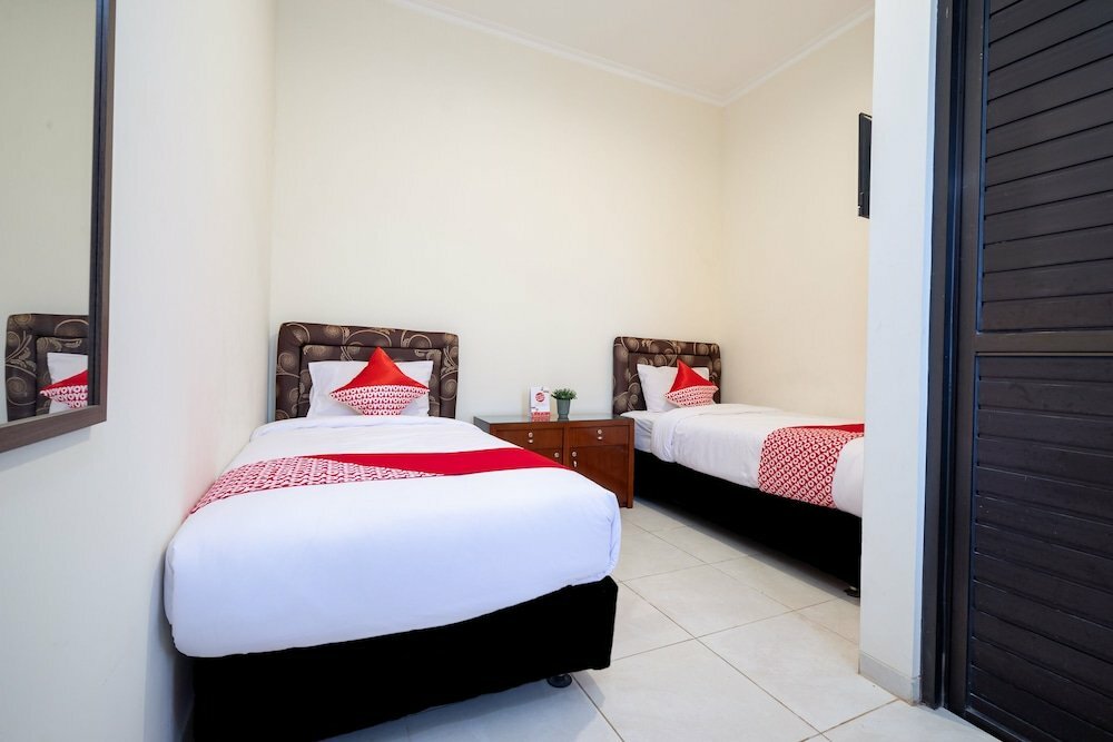 Otel Oyo 2347 Griya Patran Near Rs Queen Latifa, Dünya, foto