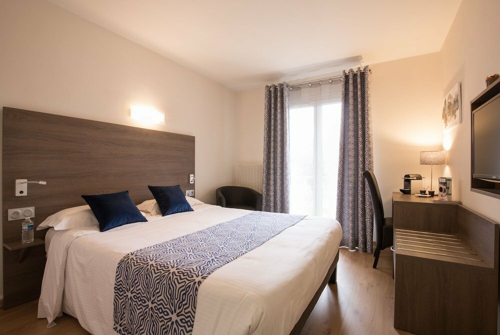 Otel Logis Hotel Le Petit Casset, , foto