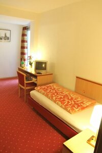 Waldhotel Porta Westfalica garni (Findelsgrund No:81, Porta Westfalica), otel  Kuzey Ren‑Vestfalya'dan