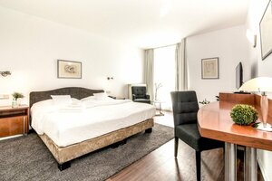 Gartenhotel Luisental (North Rhine-Westphalia, Mülheim an der Ruhr, Mülheim, Trooststraße), otel  Mülheim an der Ruhr'dan