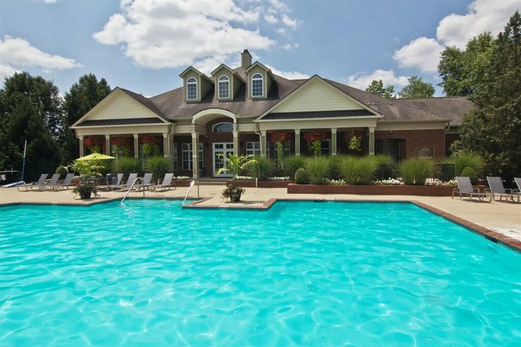 Emlak ofisi The Resort at Lake Crossing Apartments, Lexington, foto