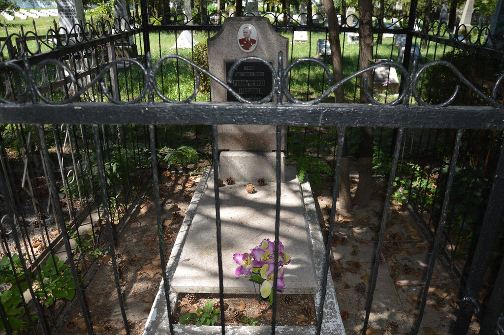 Ünlü kişilerin mezarları Герой Советского Союза М.П. Мальченко, 1961, Simferopol (Akmescit), foto