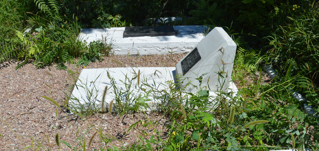 Ünlü kişilerin mezarları Подпольщик Л.Е. Драчев 1944 год, Simferopol (Akmescit), foto