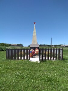 Обелиск-памятник (Samara Region, Shentalinskiy rayon, selskoye poseleniye Saleykino, derevnya Podlesnaya Andreyevka), anıt, heykel  Samarskaya oblastından