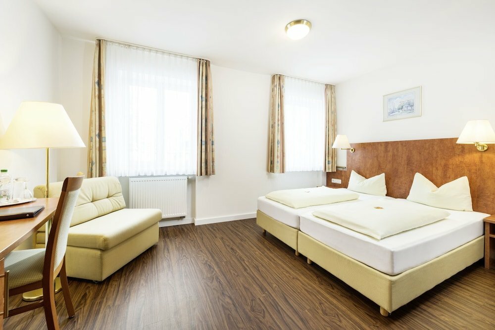 Otel Hotel Am Klostergarten, Freising, foto