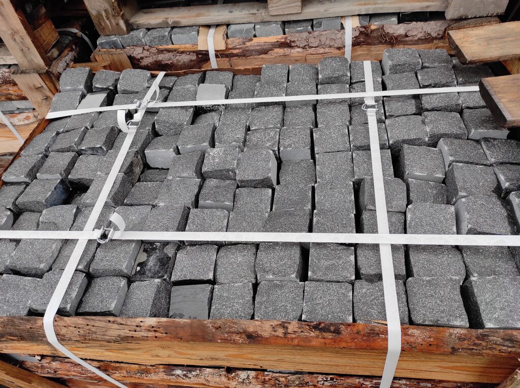 Taş ürünler ve yapılar Granite Petrozavodsk, Petrozavodsk, foto