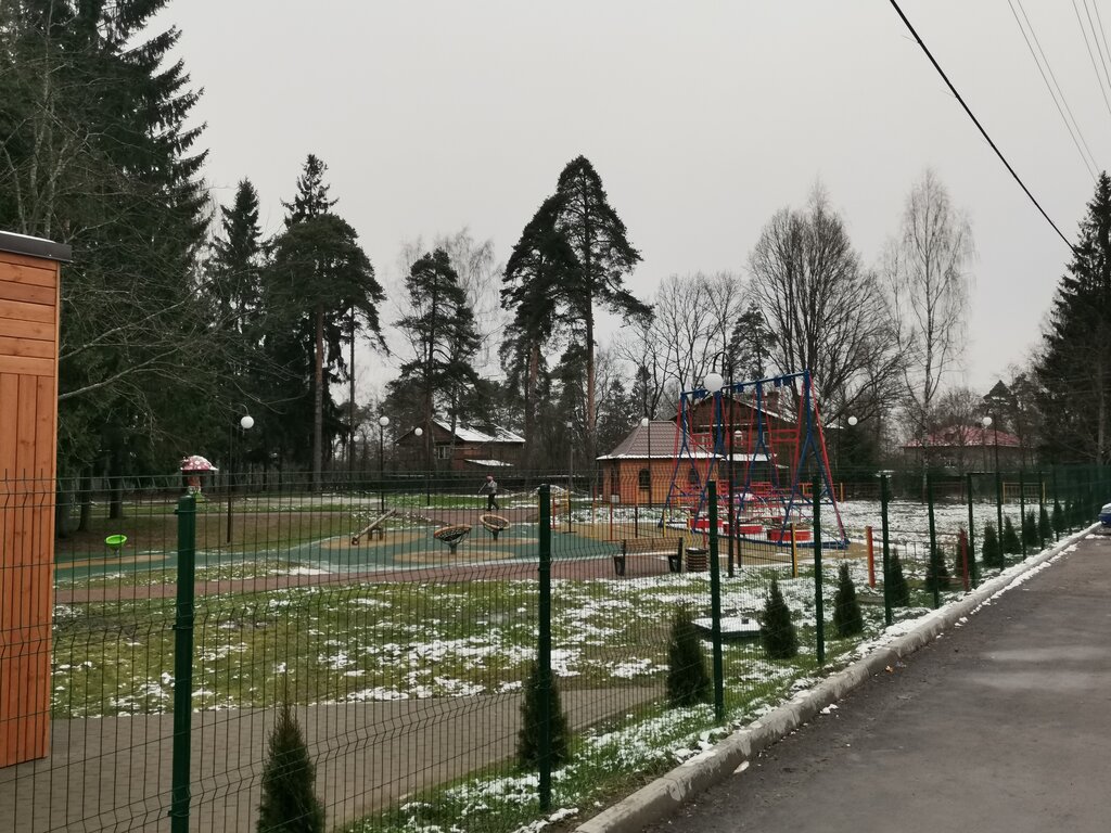 Atraksiyon Аттракцион Лодочки, Luga, foto