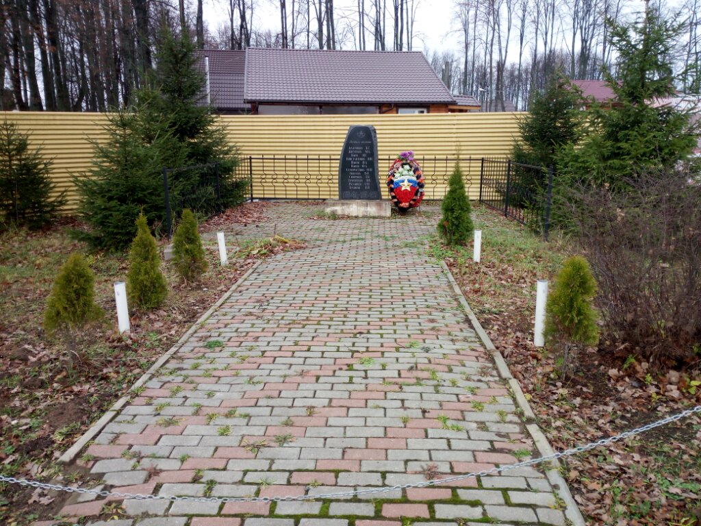 Anıt, heykel Обелиск односельчанам, павшим в годы Великой Отечественной войны, Moskova ve Moskovskaya oblastı, foto