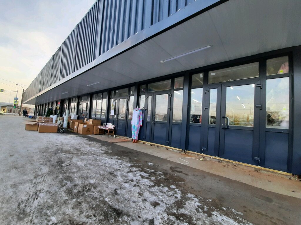 Giyim pazarı Одежда, Krasnoyarsk, foto