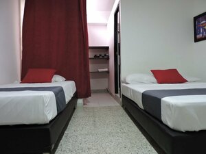 Hotel Jc (Antioquia, Municipio de Medellín, Barrio de Lorena, Calle 43, 68A-66), otel  Medellin'den