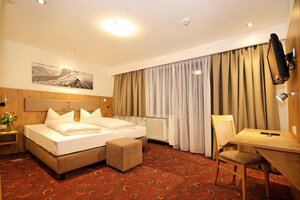 Hotel Kajetansbruecke (Tyrol, Landeck, Rauth, 391), otel  Tirol'den