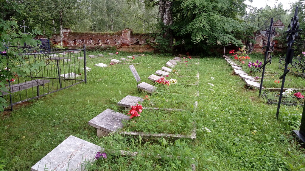 Anıt, heykel Братское кладбище советских воинов, умерших в годы Великой Отечественной войны, Vladimirskaya oblastı, foto