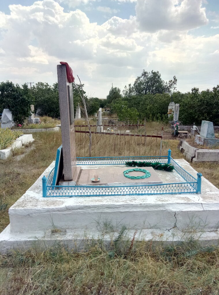 Ünlü kişilerin mezarları Герой Советского Союза А.М. Данилин, Kırım Cumhuriyeti, foto