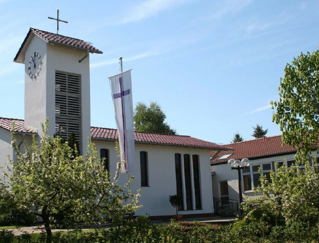 Dini dernekler Evangelische Kirche Urberach - Evangelische Petrusgemeinde Urberach, Hesse, foto