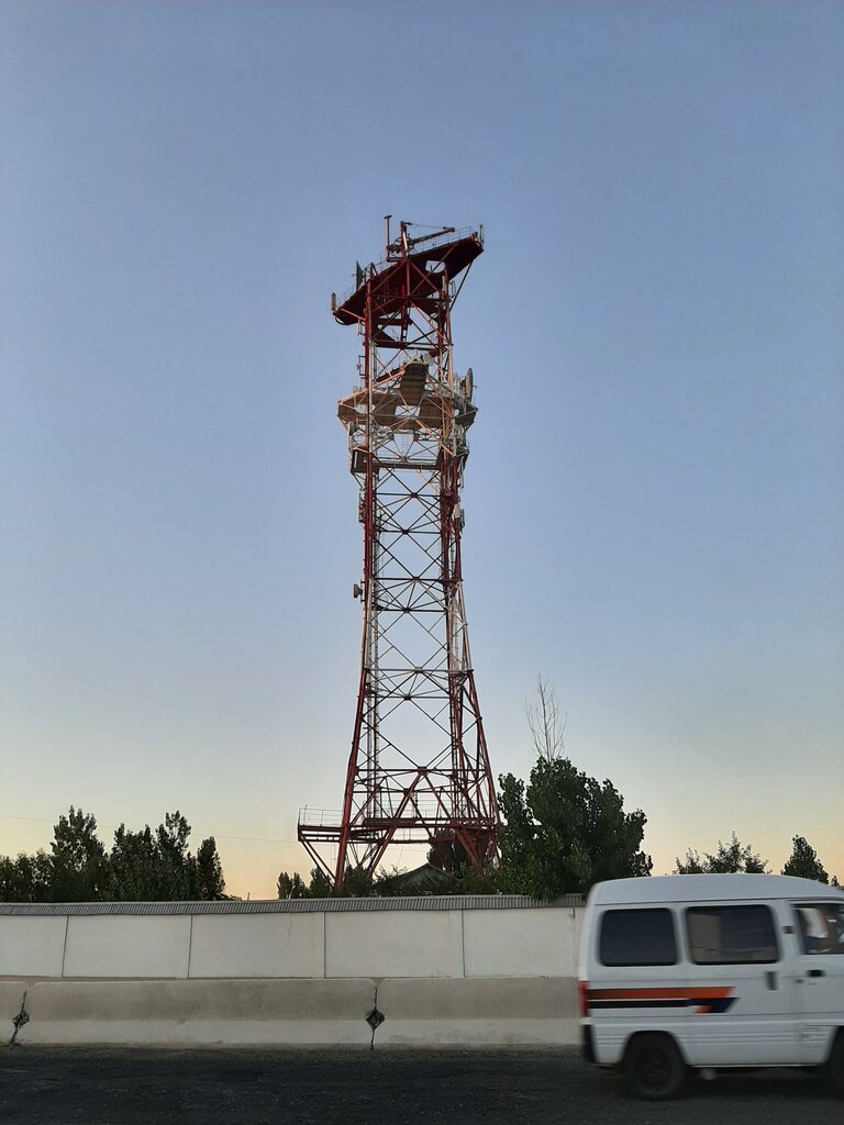 Telekomünikasyon ekipmanları Telecommunication Tower, Semerkant eyaleti, foto