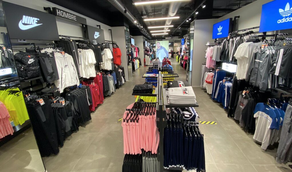 Giyim mağazası Jd Sports, Ceuta, foto