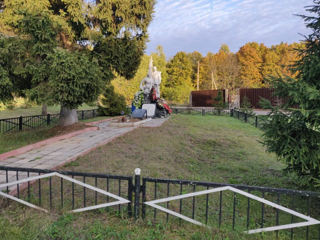 Anıt, heykel Братская могила советских воинов, Moskova ve Moskovskaya oblastı, foto