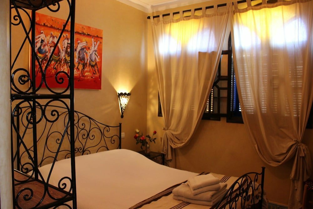 Otel Riad Salmiya Dune, Suvayr, foto