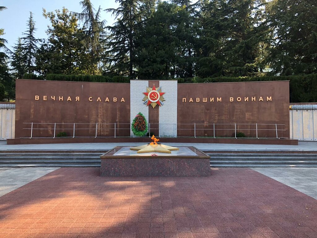 Anıt, heykel World War II Memorial, Soçi, foto