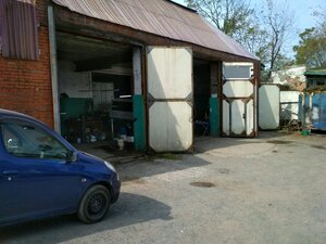 Sto na ul. Kalinina Kalinina (Kalinina Street No:180), otomobil servisi  Vladivostok'tan