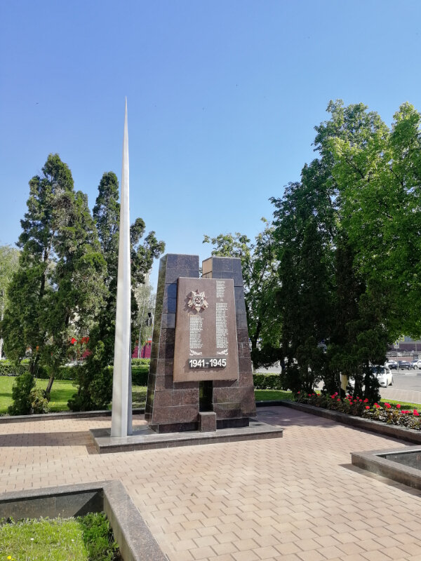 Anıt, heykel Студентам и преподавателям, погибшим в годы Великой Отечественной войны, Saransk, foto