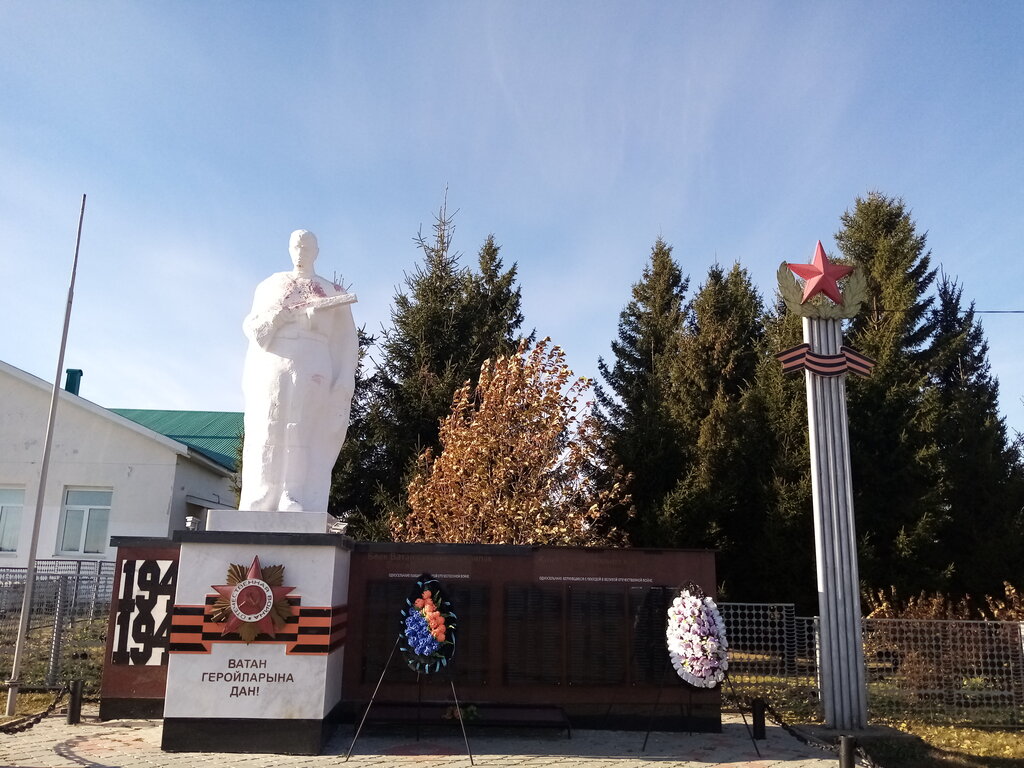 Anıt, heykel Памятник неизвестному солдату, посвященный землякам, участникам и погибшим в ВОВ, Tataristan, foto