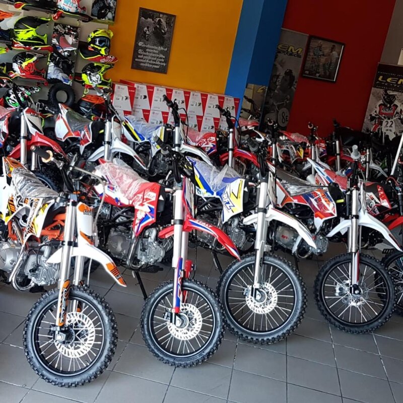 Motosiklet satışı Motormania Lanzillotta, Calabria, foto