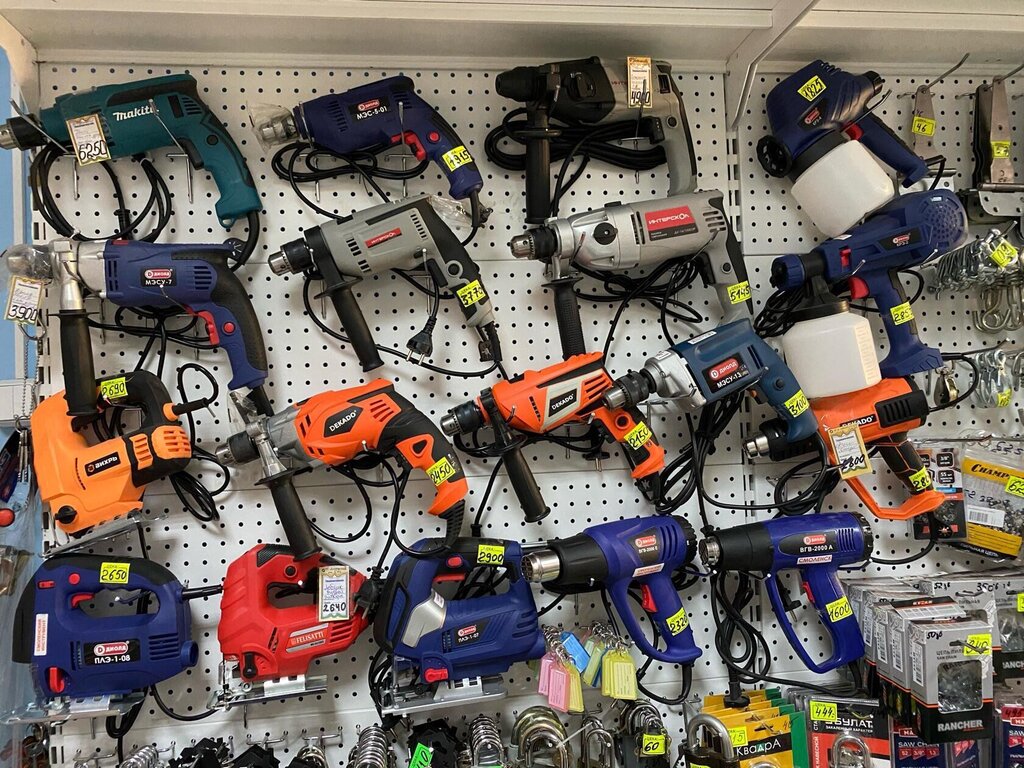 Yapı mağazası Domostroy, Kalujskaya oblastı, foto