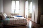 R&b A due passi dal Lumière (Via delle Lame No:57, Calderara di Reno), otel  Bologna'dan
