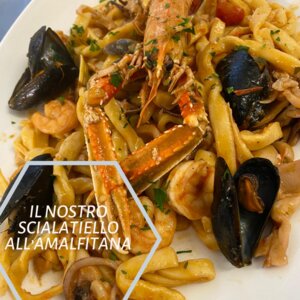 Ristorante Primavera al Lago (Lombardy, Brescia, Localita' Meregata, 1), pizzacılar  Lombardiya'dan