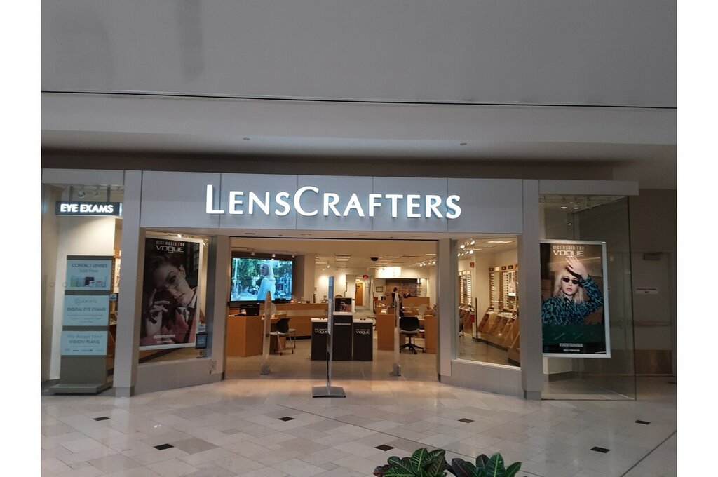 Giyim mağazası LensCrafters, Ohio Eyaleti, foto