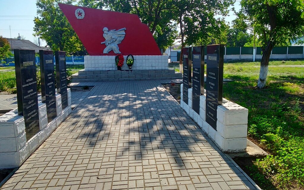 Anıt, heykel Павшим, Kırım Cumhuriyeti, foto