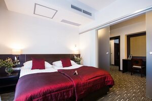 Hotel Diament Zabrze (Silesian Voivodeship, Zabrze, ulica 3 Maja, 122A), otel  Zabrze'den