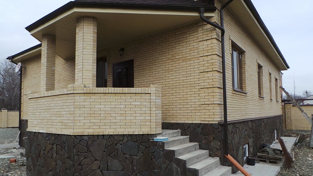 Tuğla firmaları Kirpichny zavod, Stavropolski krayı, foto